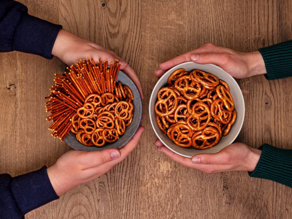 Knabbergenuss hoch 2: MAYKA Sticks & Brezeln in der Mixdose